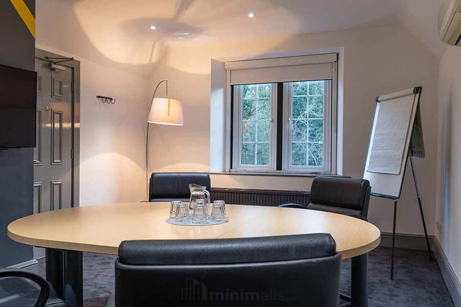 Kerja di Rumah Dengan Design Ruang Rapat Minimalis yang Brilian ...