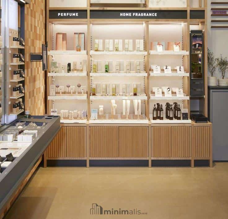 4 Tips Membuat Etalase Parfum Minimalis Menyatu Dengan Toko