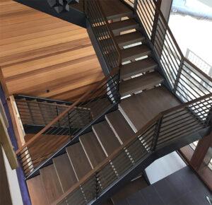 4 Model Besi Tangga Minimalis Anti Membuat Kaki Goyang