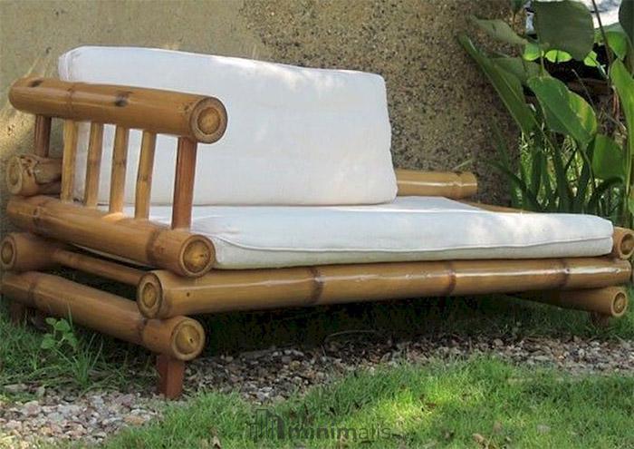 Pilihan Risban Kayu Minimalis Untuk Teman Berjemur di Taman - Minimalist