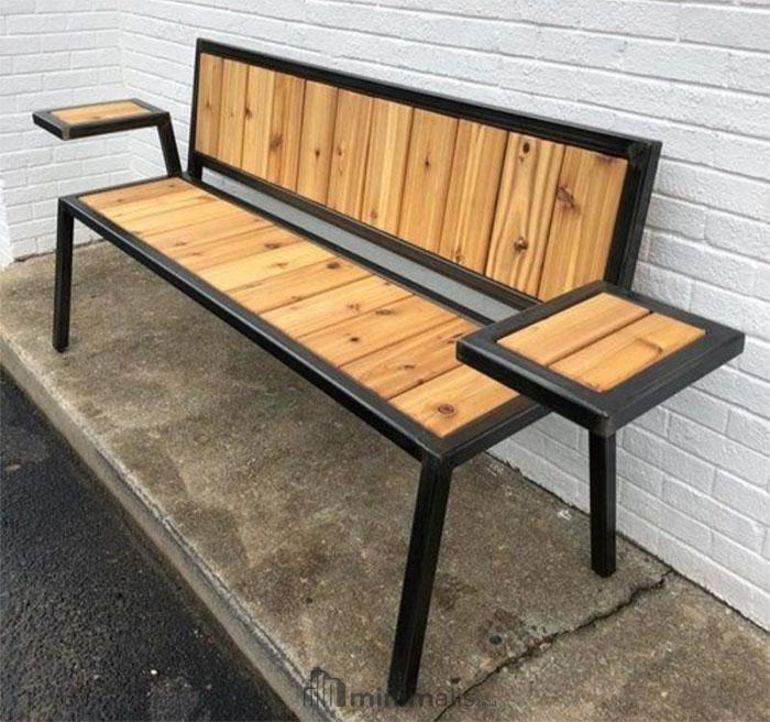 Pilihan Risban Kayu Minimalis Untuk Teman Berjemur di Taman