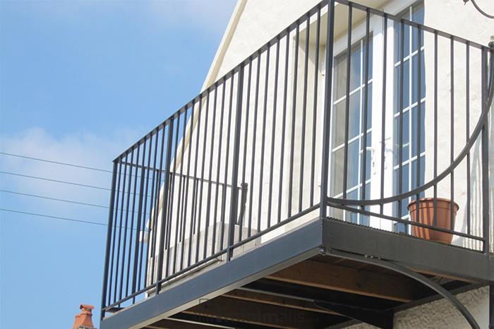 4 Inspirasi Teras Tingkat Minimalis Untuk Menciptakan Ruang Publik ...