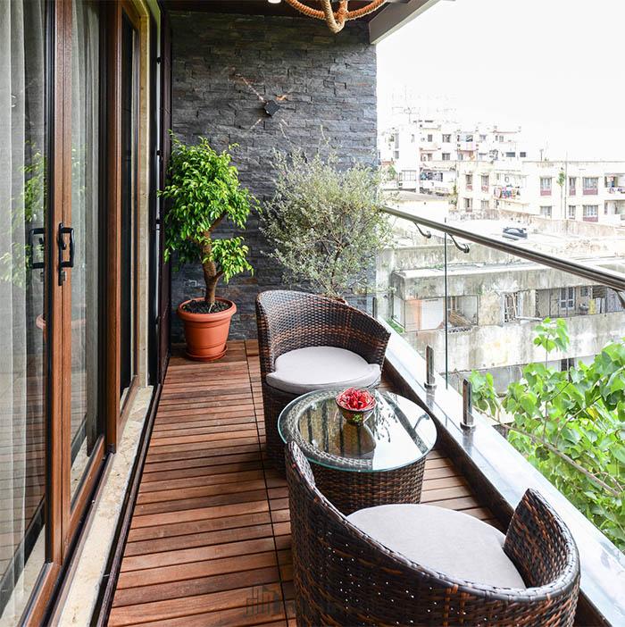 40+ Balkon Minimalis Untuk Bersantai di Luar Ruangan Penuh Privasi