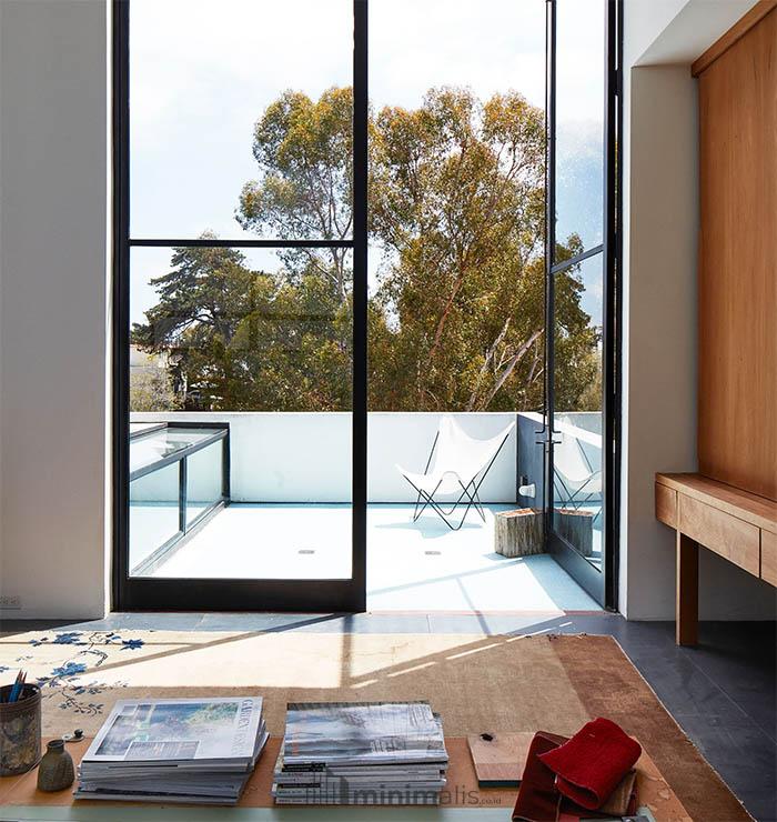 40+ Balkon Minimalis Untuk Bersantai di Luar Ruangan Penuh Privasi ...