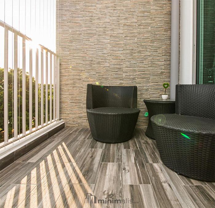 40+ Balkon Minimalis Untuk Bersantai di Luar Ruangan Penuh Privasi ...