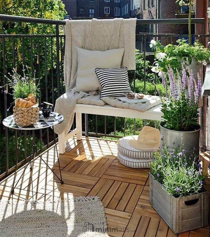 40+ Balkon Minimalis Untuk Bersantai di Luar Ruangan Penuh Privasi ...