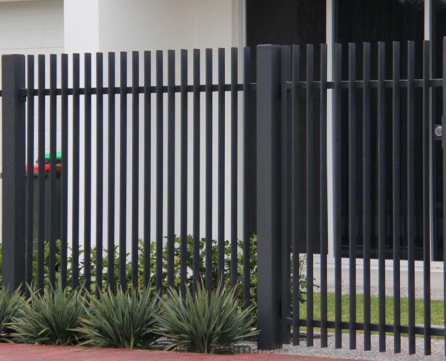 43+ Gambar Pagar Besi Minimalis Kuat di Luar Cantik di Dalam - Minimalist