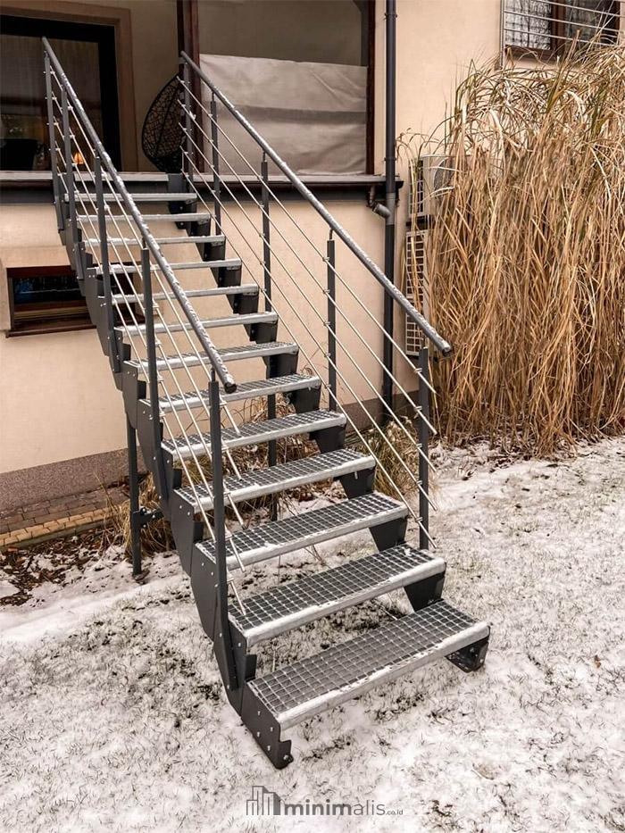 41+ Tangga Besi Minimalis Transisi Tampilan Hunian Modern - Minimalist